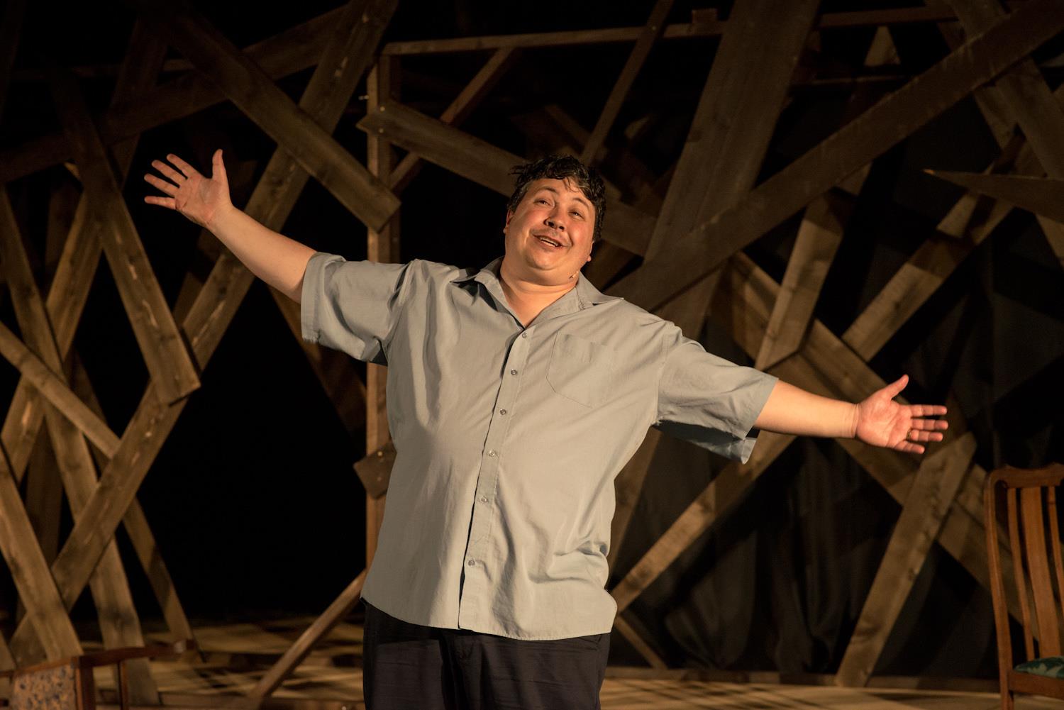 Simon doing Shakespeare – Simon Says